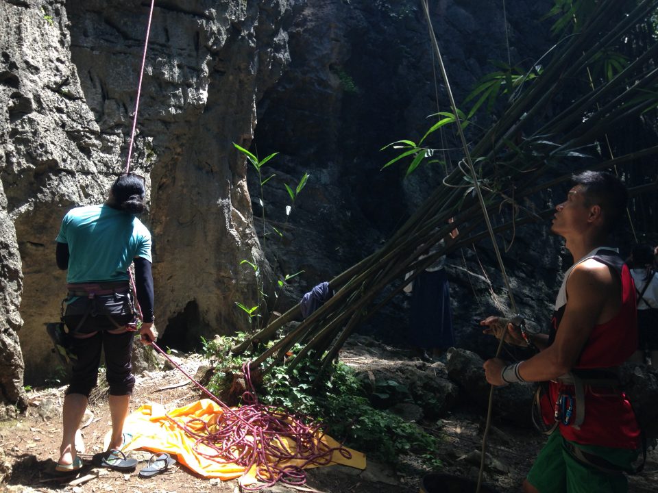 An Amazing Beginner’s Rock Climbing Tour in Yangshuo, China – Tallypack